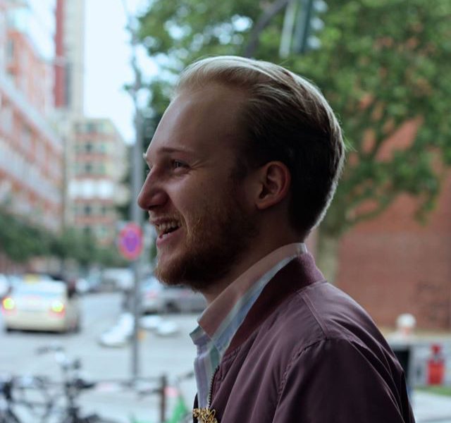 ドイツ発！Max Richard Leßmann、ロマンティックな新曲 'Spuren auf dem Mond'のMVを公開 | Niche ...