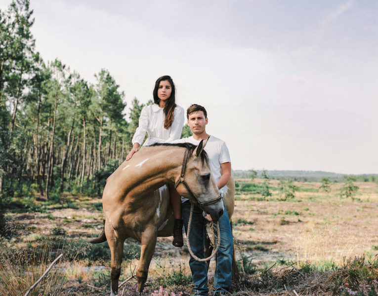 イタリアの優雅なフォークデュオ Racoon Racoon、新曲 'Grace'を公開 | Niche Music