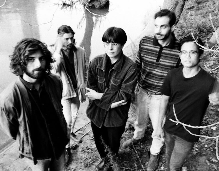 カナダのインディーポップバンド Living Hour、『Softer Faces』をリリース