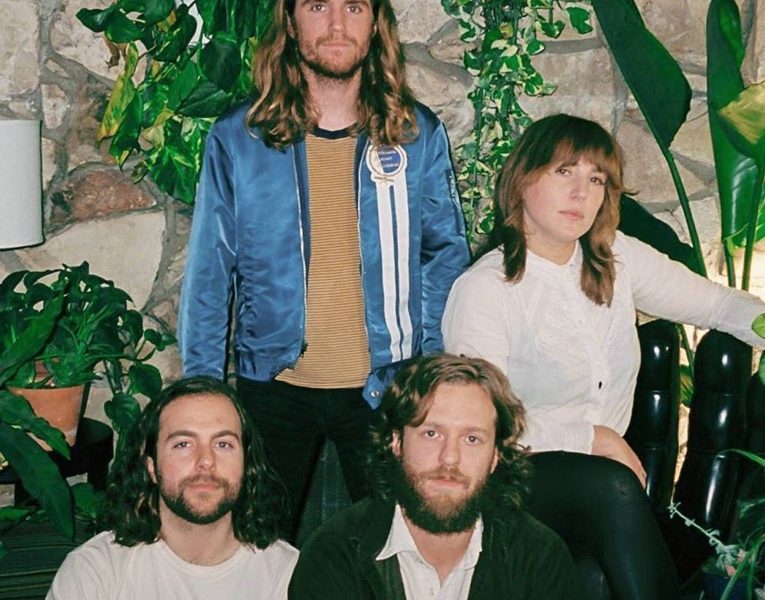 LAインディーロックバンド Cosmo Gold、'Drown The Fly'のMVを公開 | Niche Music