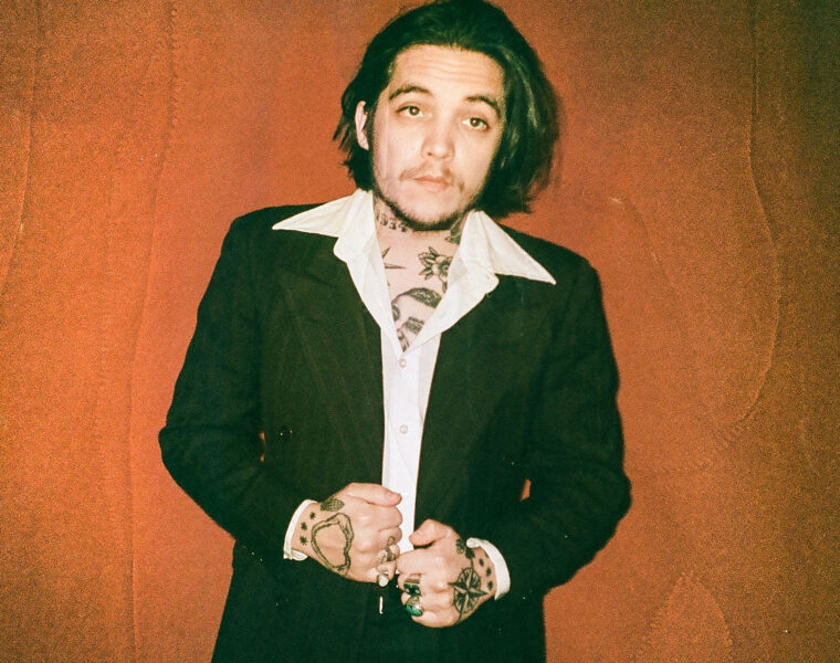 インディーポップ・アクト ALIAS、'Kyra Collins'のMVを公開 | Niche Music