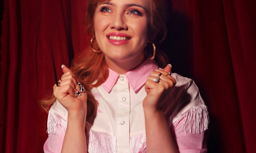 CMAT、'Peter Bogdanovich'のMVを公開 | Niche Music