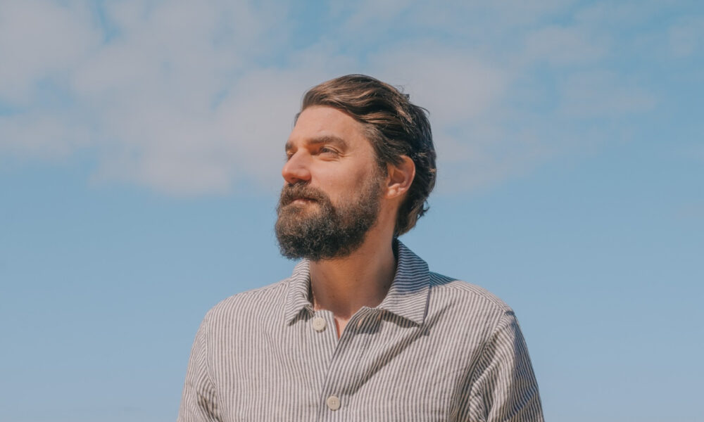Tim Baker、'Some Day'を公開 | Niche Music