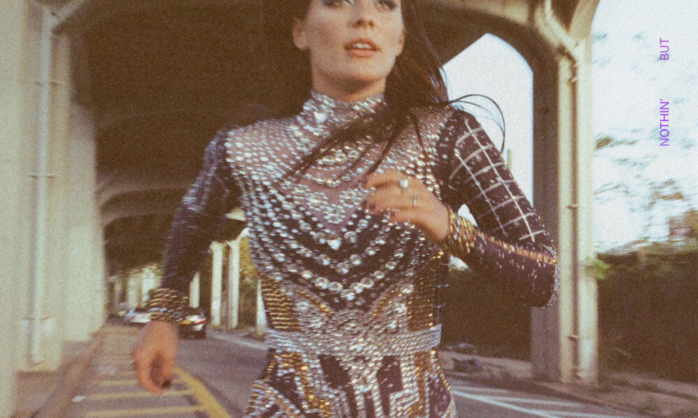 Breanna Barbara、'Diamond Light'のMVを公開 | Niche Music