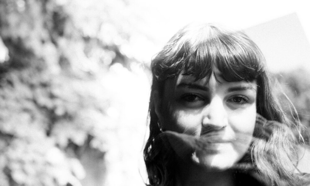 Lande Hekt、'Backstreet Snow'のMVを公開 | Niche Music