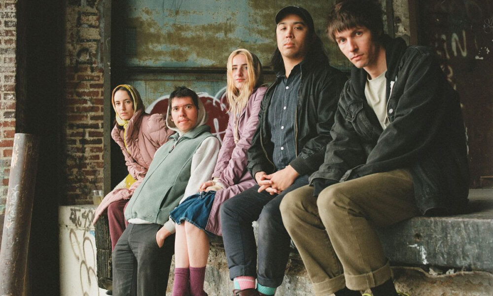 Foyer Red、'Etc'のMVを公開 | Niche Music