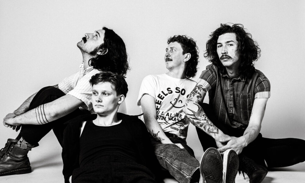 Forty Feet Tall、'We Can't Go Back To Normal'を公開 | Niche Music