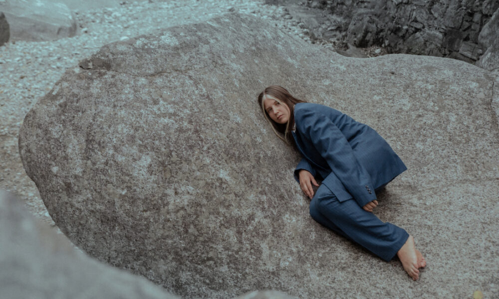 Soft Loft release lyric video for 'Little Less' | Niche Music – Archyde