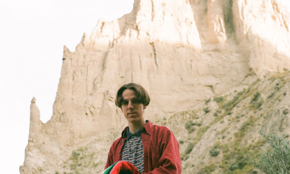 Christopher Atkins、'Keep Trying'のMVを公開 | Niche Music