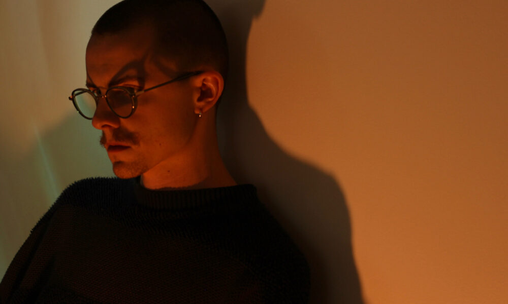 Derek Simpson、'wonka'のリリックビデオを公開 | Niche Music