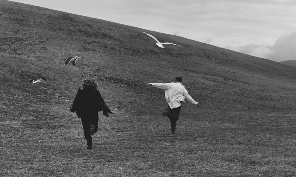 sixten、'Living Comes With Dying'を公開 | Niche Music