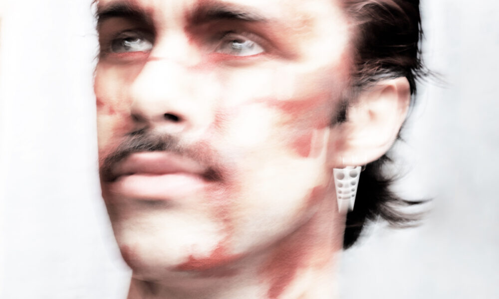 Max Lawrence、'I Stretch My Extremities Beyond Their Breaking Point'のMVを ...