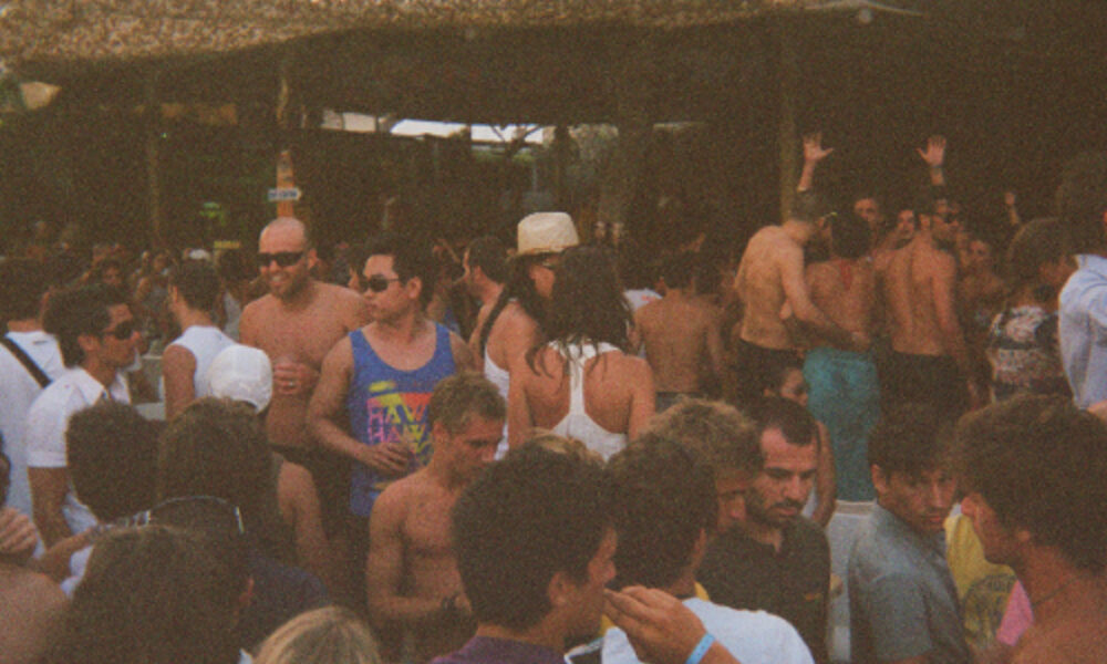 Alex Siegel、'False Alarm'を公開 | Niche Music